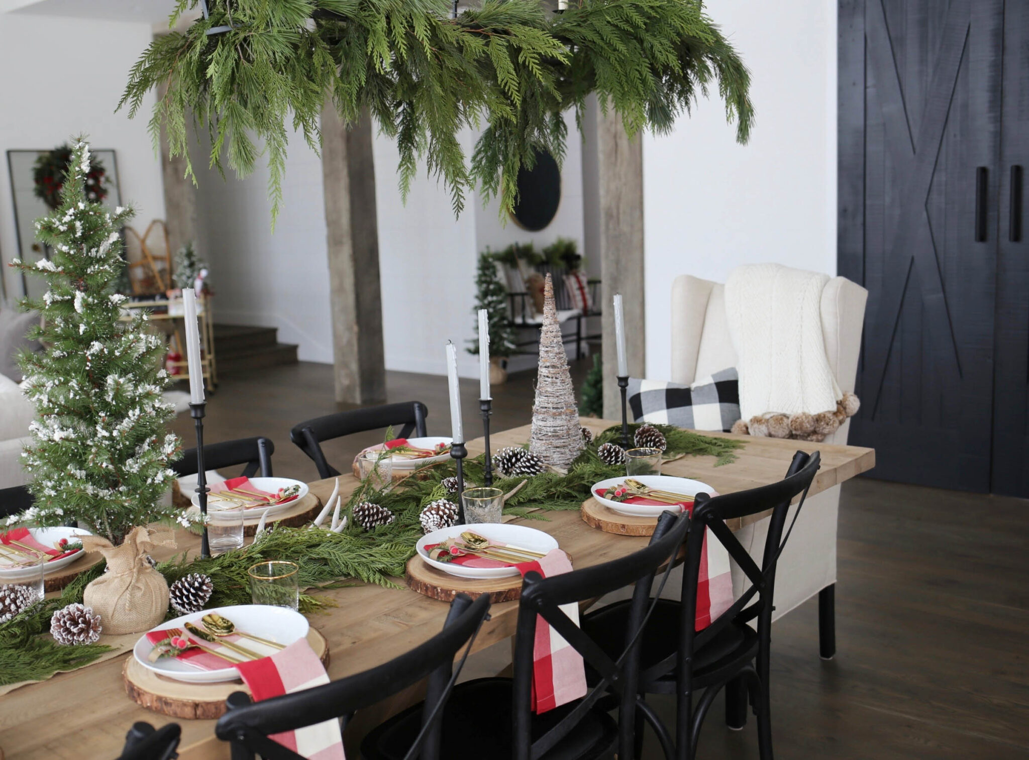 Farmhouse Christmas Garland Tablescape - SBK Living